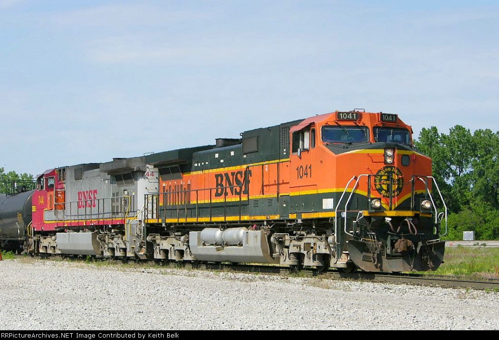 BNSF 1041
